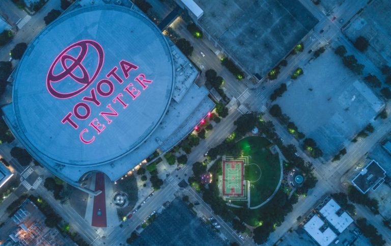 Toyota Center Parking From $4 [Complete Parking Guide]